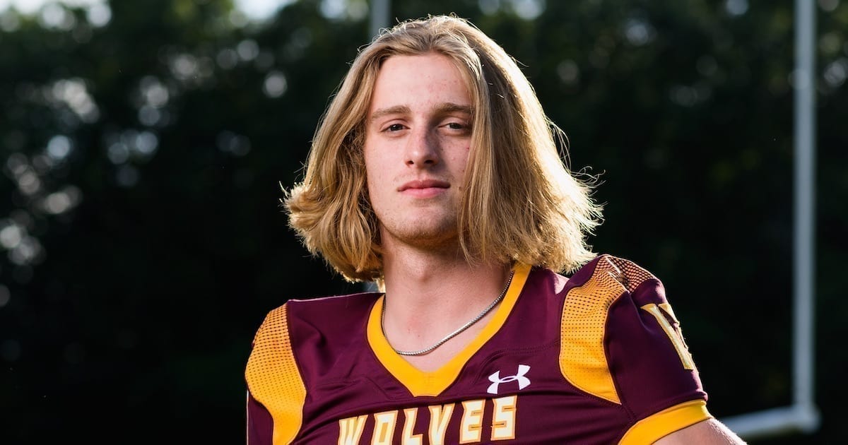 501 LIFE Magazine | Warrick, Wolves battle for 6A West title