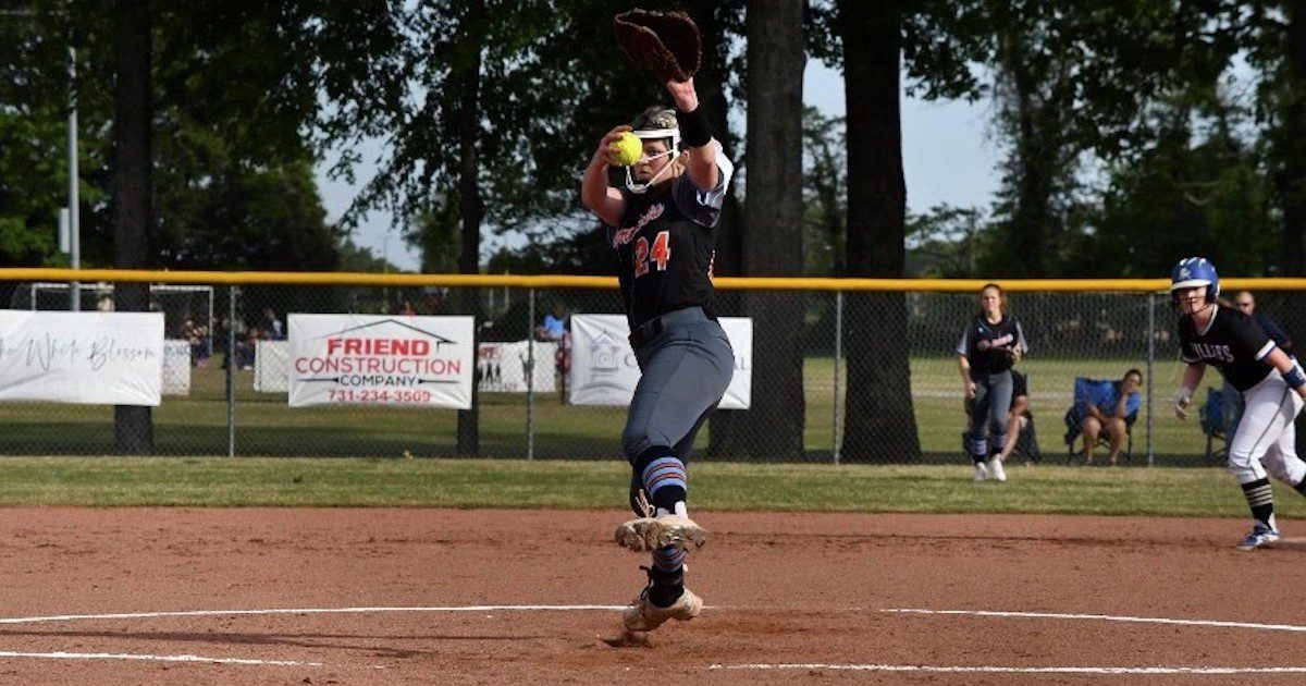 501 LIFE Magazine | Pickard signs with CBC softball