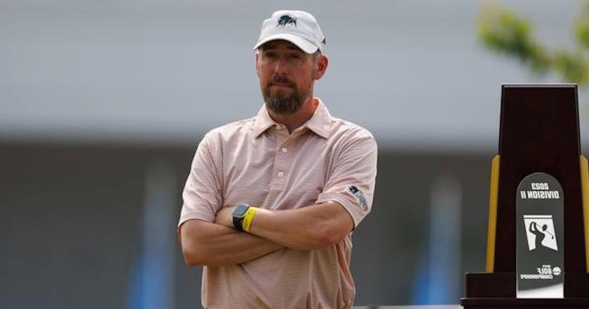 501 LIFE Magazine | Harding’s Howell named Central Region Coach of the Year