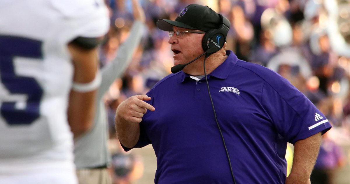 501 LIFE Magazine | Stewart returns to head UCA defense