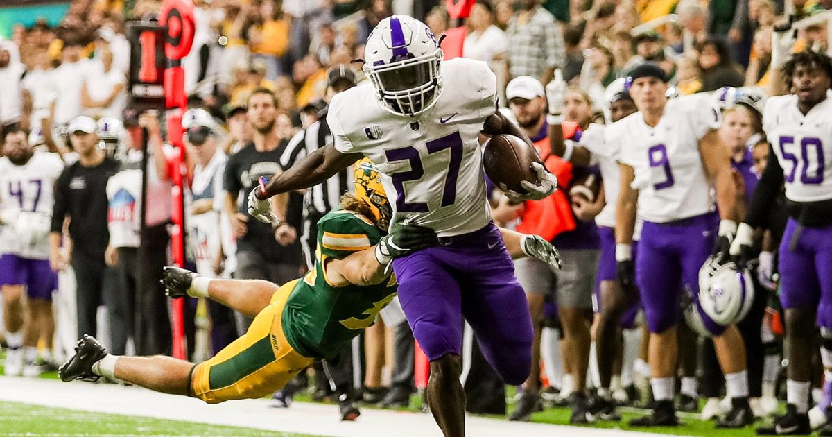 501 LIFE Magazine | Bears put up fight in loss to No. 2 Bison