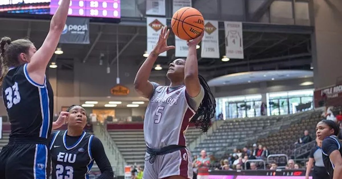 501 LIFE Magazine | EIU slips past Trojans, 59-56