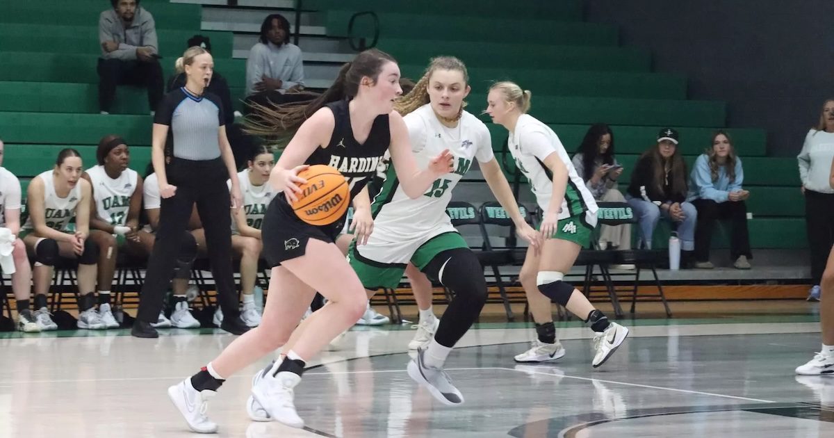 501 LIFE Magazine | McAda’s 30-point double-double leads Harding past UAM